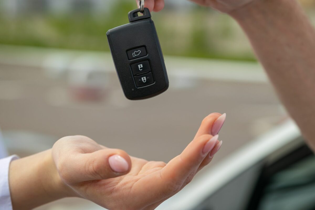 Auto rijbewijs Rotterdam - Rijschool Karam